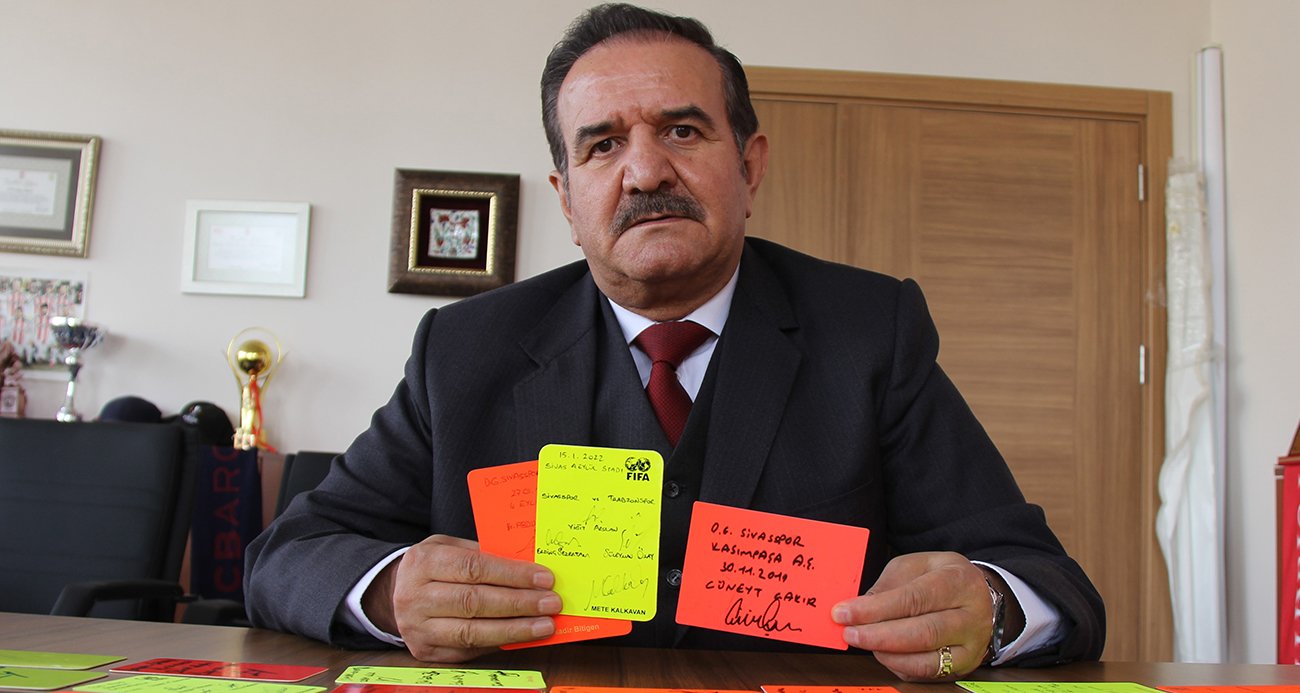 Hakem kartlarından koleksiyon - World of Türkiye