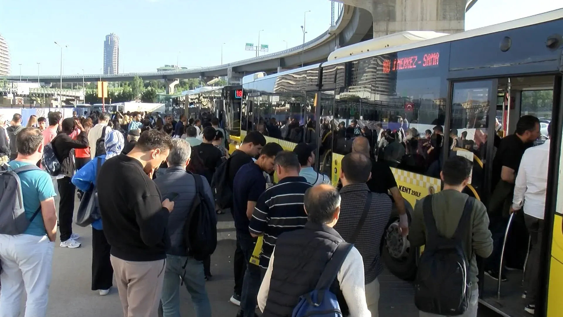 Otobüs Grevi Ne Zaman Bitecek? İstanbul’da Ulaşım Neden Durdu?